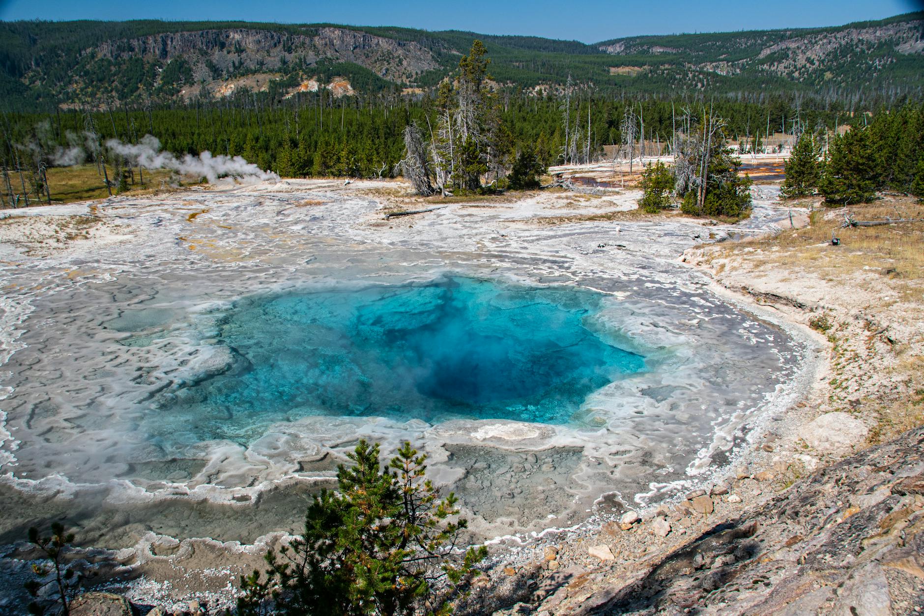 Understanding the Hydrothermal Explosion in Biscuit Basin - Big Sky ...